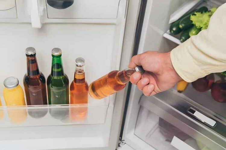 How Long to Chill Beer in the Freezer? (Charts)
