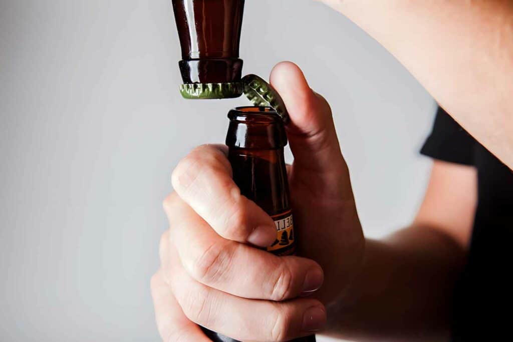 9 Methods to Open a Beer Bottle Without Opener