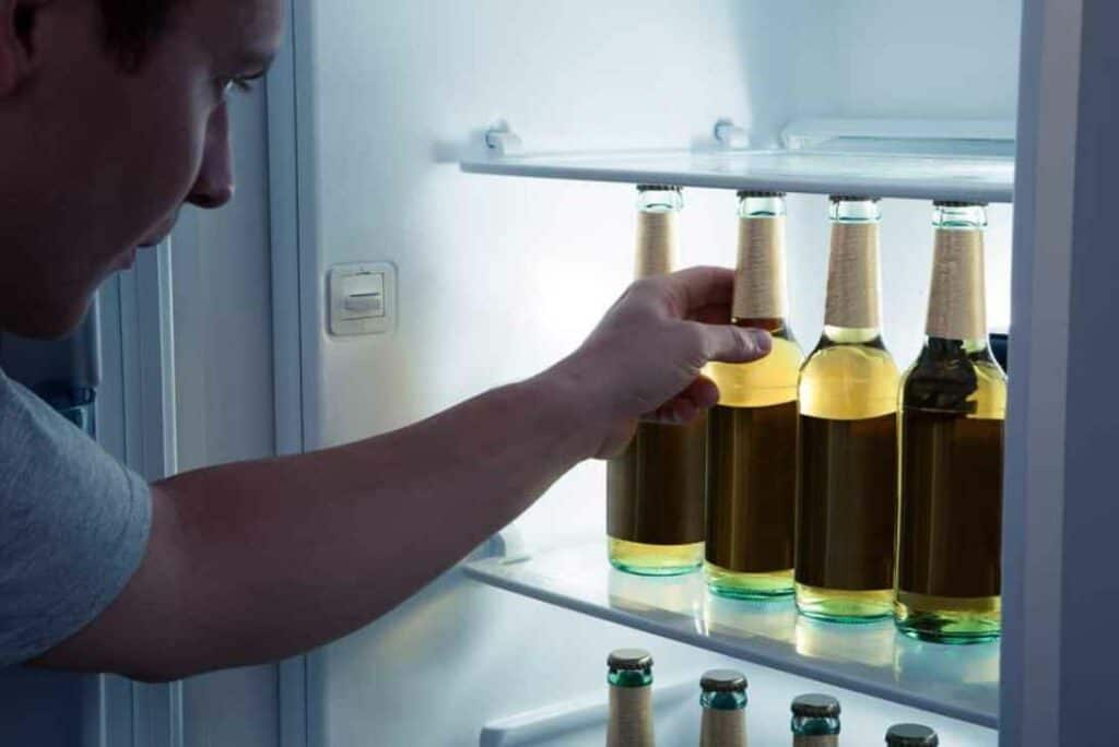 How Long to Chill Beer in the Freezer? (Charts)