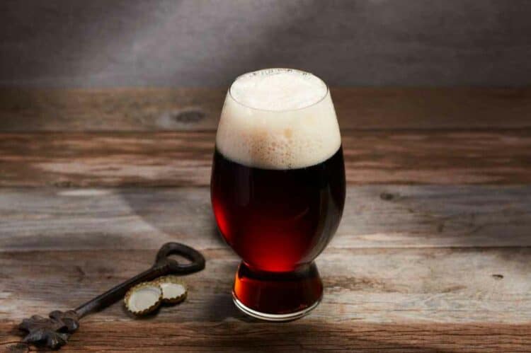 Porter Beer Guide: History, Styles, Serving & Pairings