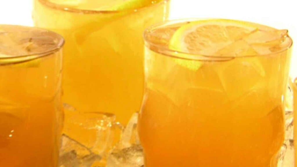 What is Shandy Beer? (With 19 Best Refreshing Recipes)