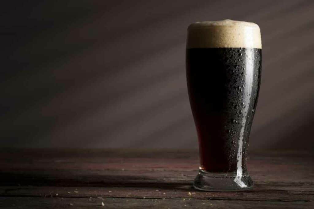 Stout Beer Guide: Color, Taste, Flavor, Types