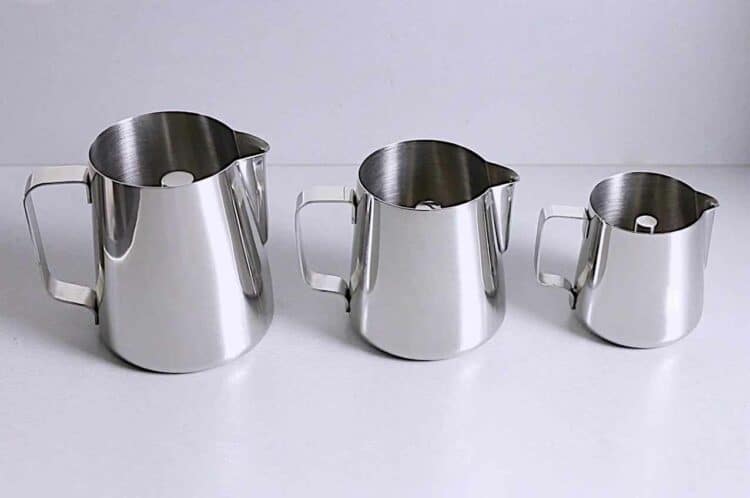 How Many Ounces are in a Pitcher of Beer? (Facts & Guide)