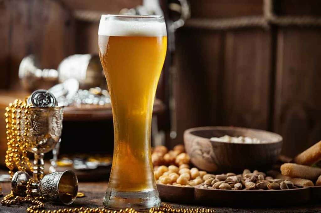 8 Beer Glass Types And Their Beer Pairings (Beer Glass Guide)