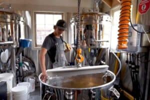 Sweet Beer Guide: Taste, Types, Brewing & Popular Brands