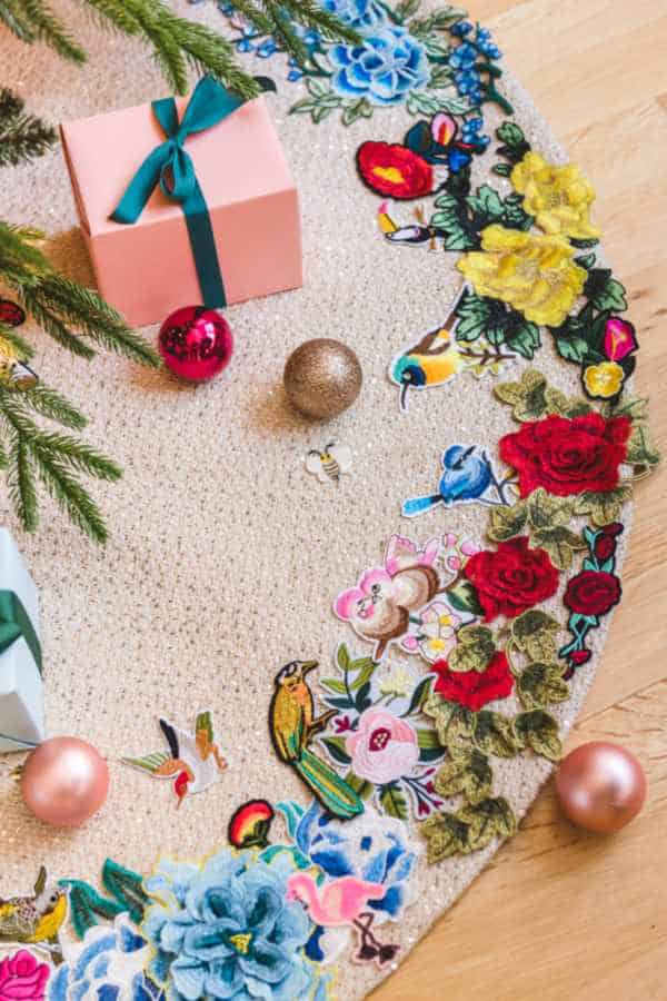 37 Unique DIY Christmas Tree Skirt Designs for Festive Decor