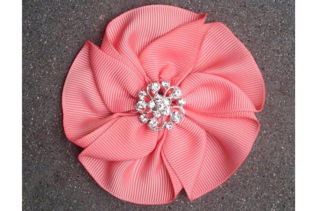 14 Creative DIY Ribbon Flower Ideas for Crafty Projects