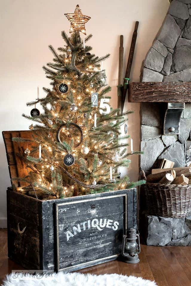19 DIY Christmas Tree Stand Ideas