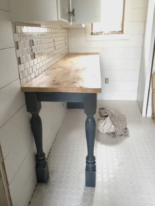 24 DIY Butcher Block Countertop Designs for Kitchens