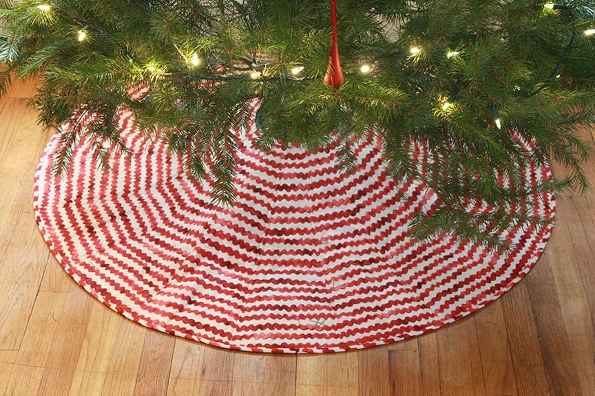 37 Unique DIY Christmas Tree Skirt Designs for Festive Decor