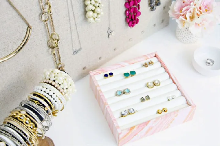 27 DIY Jewelry Organizer Ideas for Your Collection