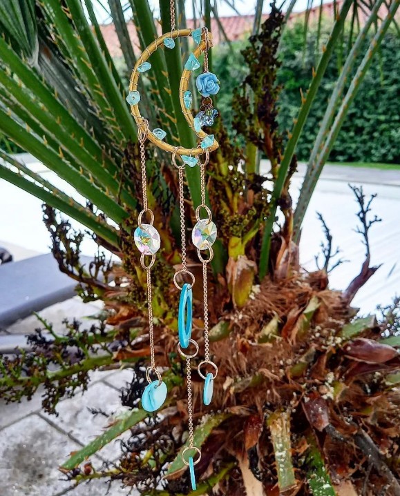 31 Creative DIY Suncatcher Projects & Inspirations