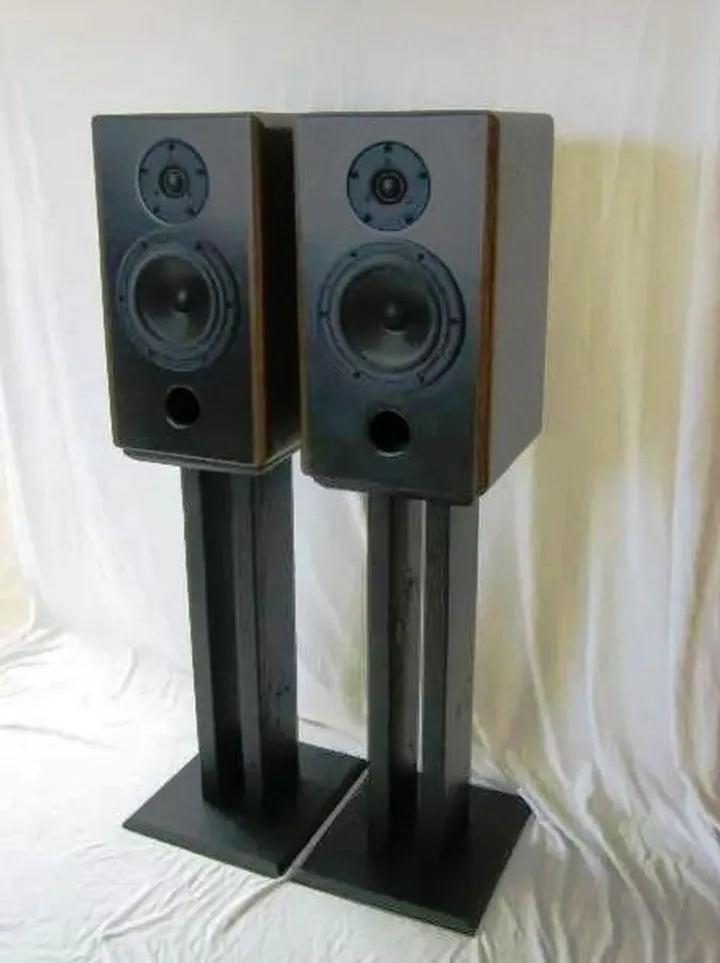 10 Best DIY Speaker Stand Designs for Enhanced Sound