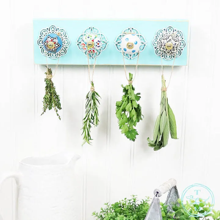 24 Practical DIY Herb Drying Rack Ideas for Fresh Herbs