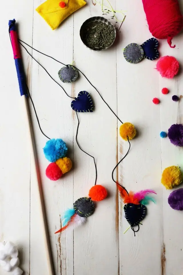 25 Creative DIY Cat Toy Ideas and Plans for Playful Pets