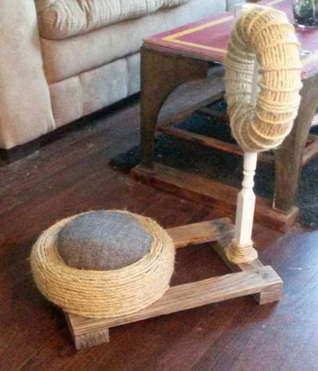 29 DIY Cat Scratching Post Ideas