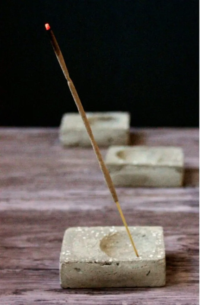21 DIY Incense Holder Designs for Aromatic Enjoyment