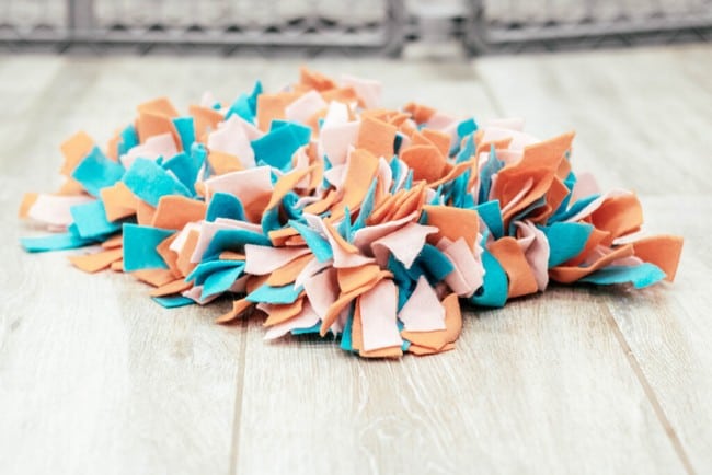 29 Best DIY Snuffle Mat Ideas for Engaging Pets