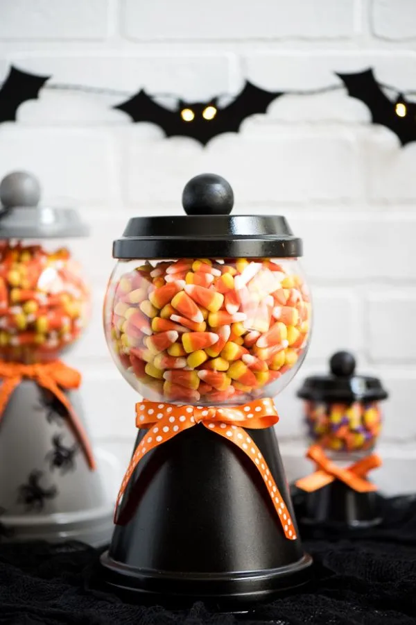 42 Creative DIY Halloween Decoration Plans for a Festive Celebration
