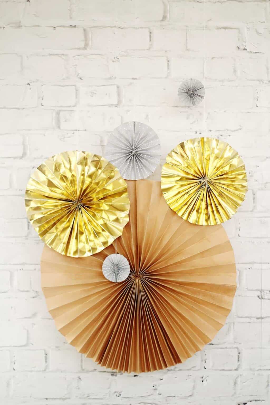 23 Fun DIY Paper Fan Ideas for Creative Decor