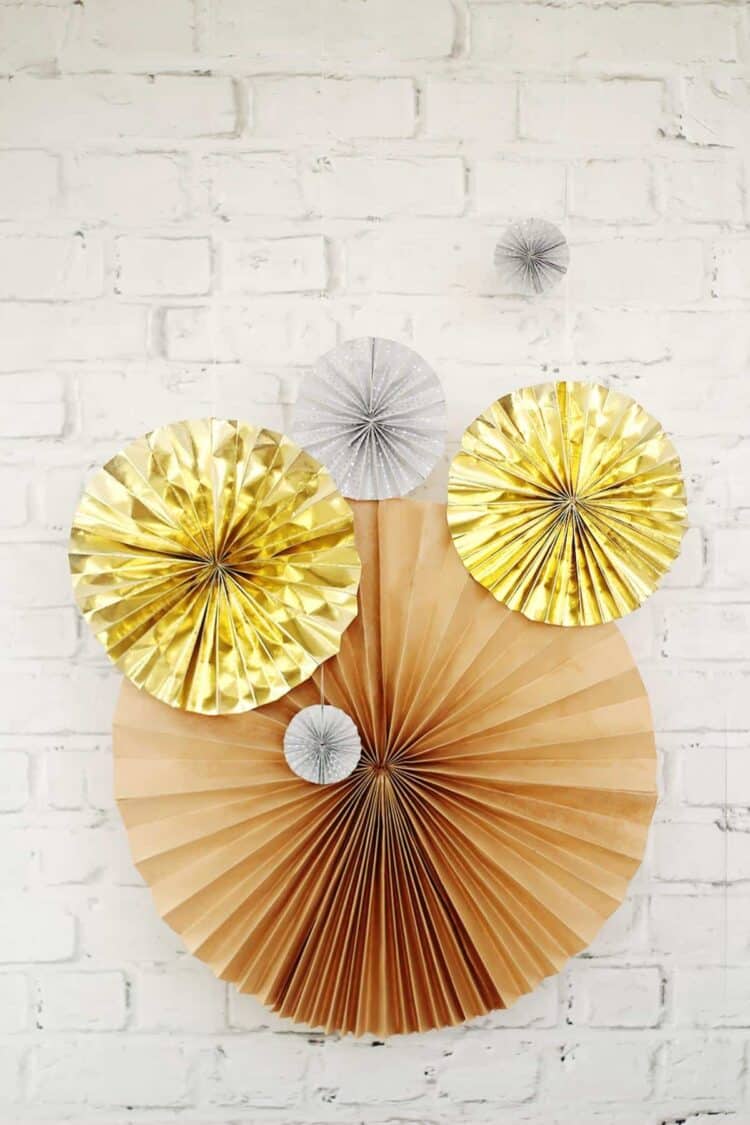 23 Fun DIY Paper Fan Ideas for Creative Decor
