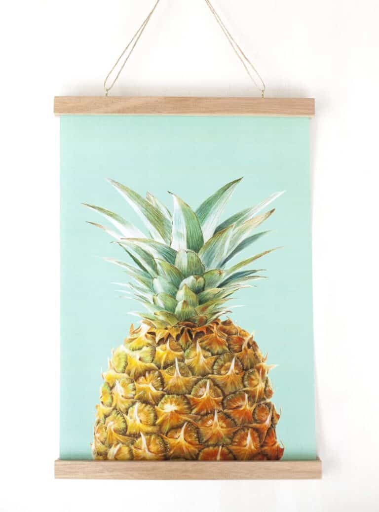40 Creative DIY Photo and Poster Hanger Ideas for Personalizing Walls
