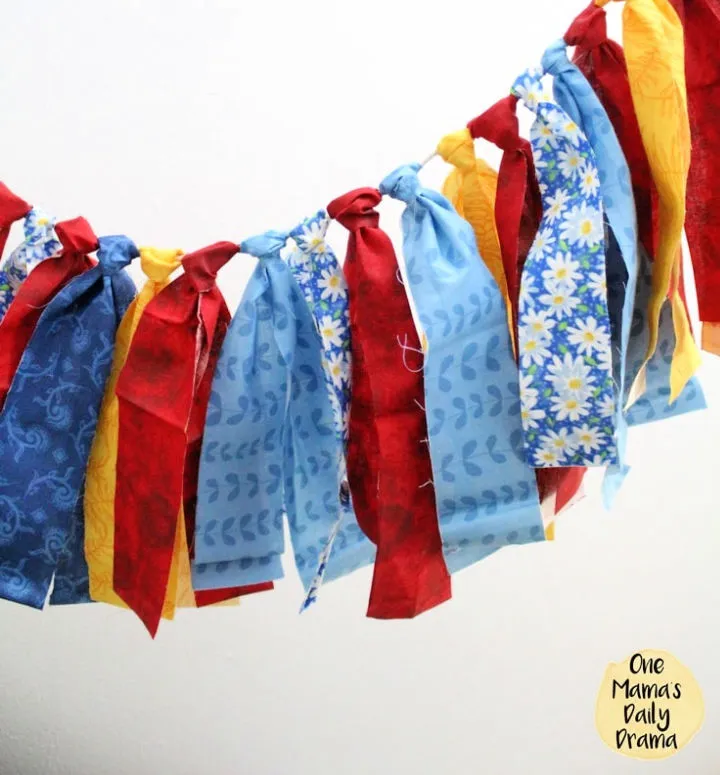15 Creative DIY Fabric Garland Ideas for Home Decor