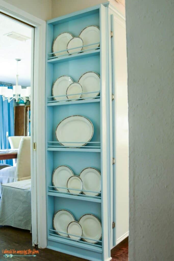 25 Practical DIY Plate Rack Designs for Organized Storage