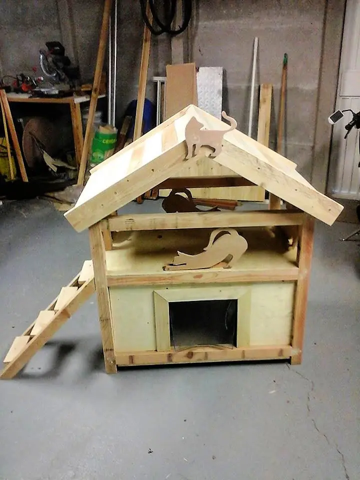 22 Cozy DIY Outdoor Cat House Plans for Happy Felines