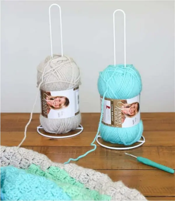 14 Clever DIY Yarn Holder Ideas for Knitting Enthusiasts