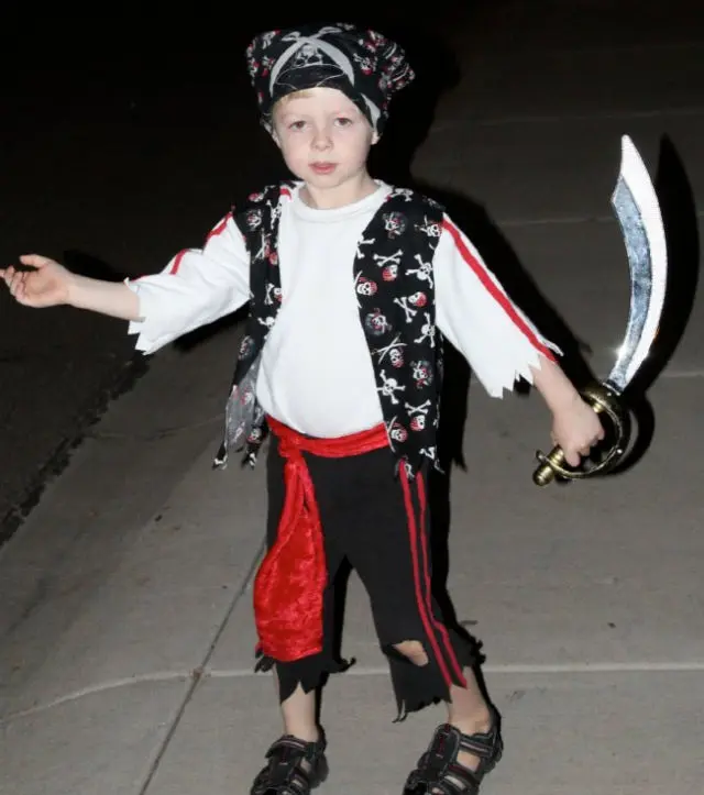 25 Fun DIY Pirate Costume Ideas for an Adventure-Ready Look