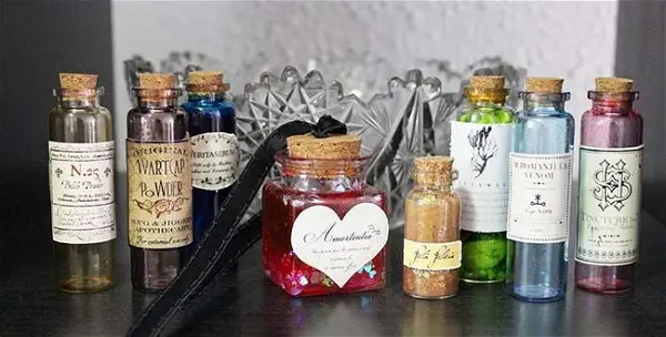 25 Enchanting DIY Potion Bottle Ideas for Magical Decor