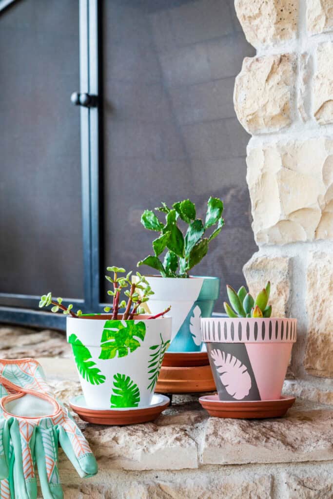 32 Gorgeous DIY Painted Flower Pots for Your Garden