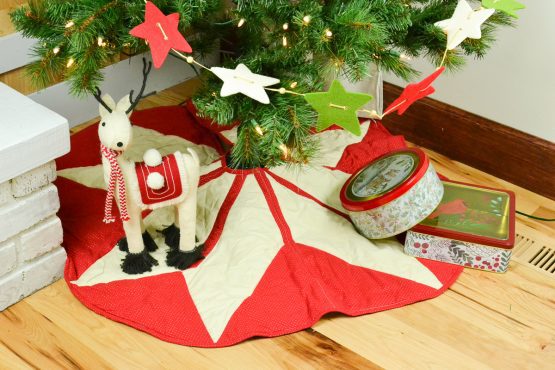 37 Unique DIY Christmas Tree Skirt Designs for Festive Decor