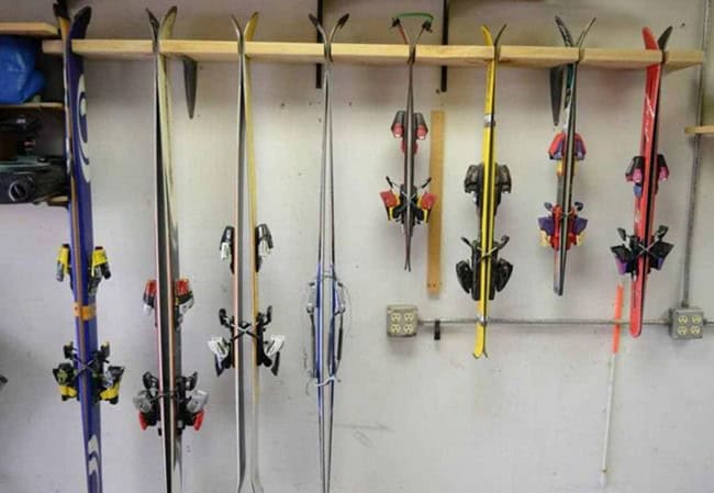 20 DIY Ski Rack Designs for Winter Sports Enthusiasts