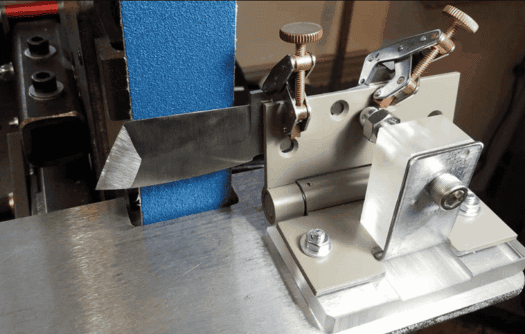 19 DIY Knife Sharpening Jig Ideas & Plans