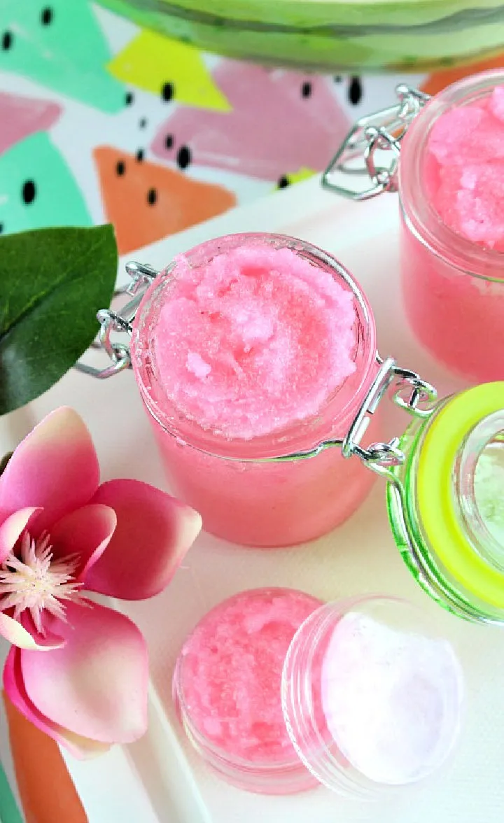 27 Creative DIY Lip Scrub Recipes for Smooth, Luscious Lips