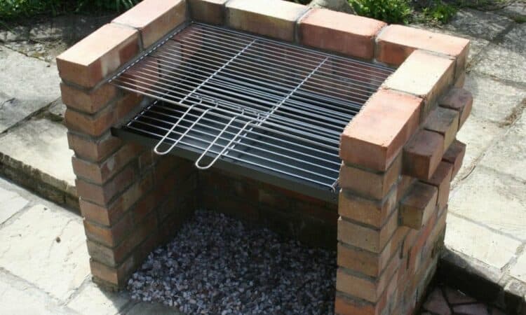 35 DIY BBQ Pit Ideas & Plans for Delicious Outdoor Grilling