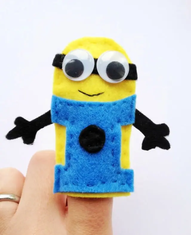 30 DIY Puppet Ideas & Plans