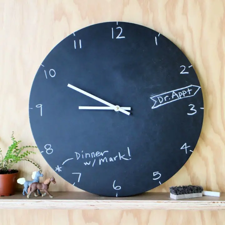 25 Unique DIY Clock Ideas for Home Décor