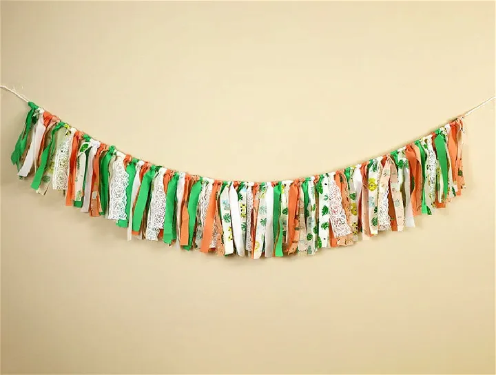 15 Creative DIY Fabric Garland Ideas for Home Decor