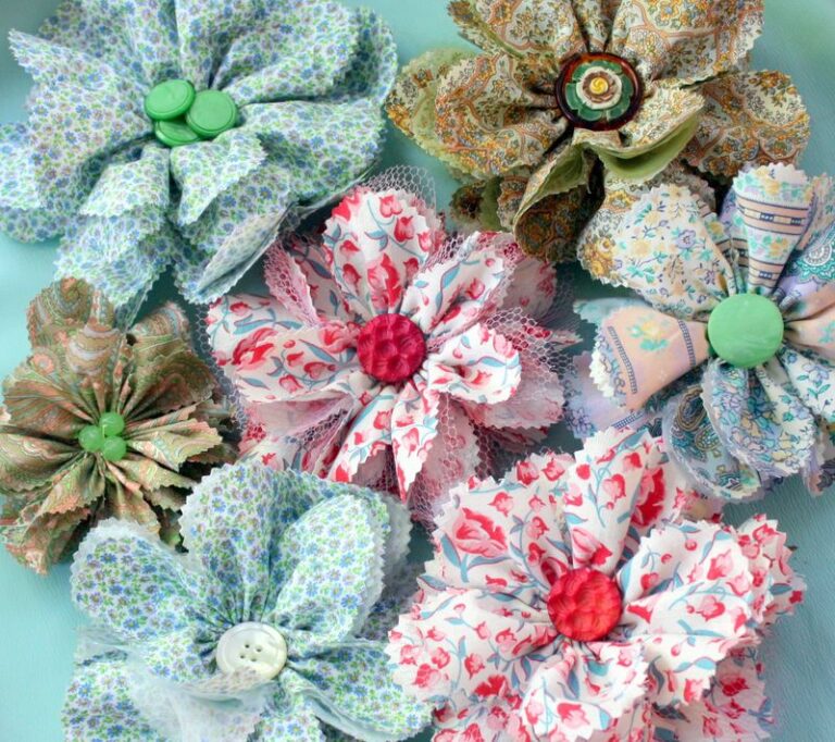23 Simple DIY Fabric Flower Tutorials for Elegant Decorations