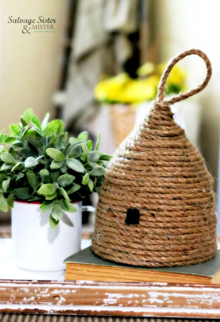 26 DIY Beehive Plans for Aspiring Beekeepers