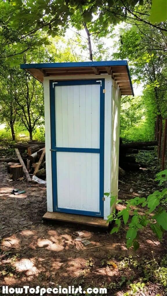 12 Practical DIY Outhouse Designs for Outdoor Use