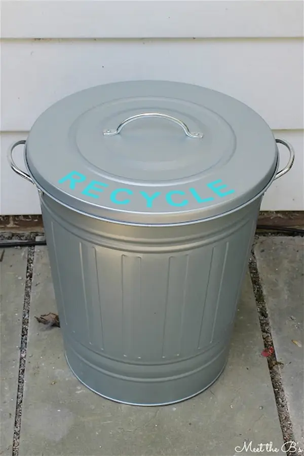24 Useful DIY Car Trash Can Ideas for a Clean Vehicle
