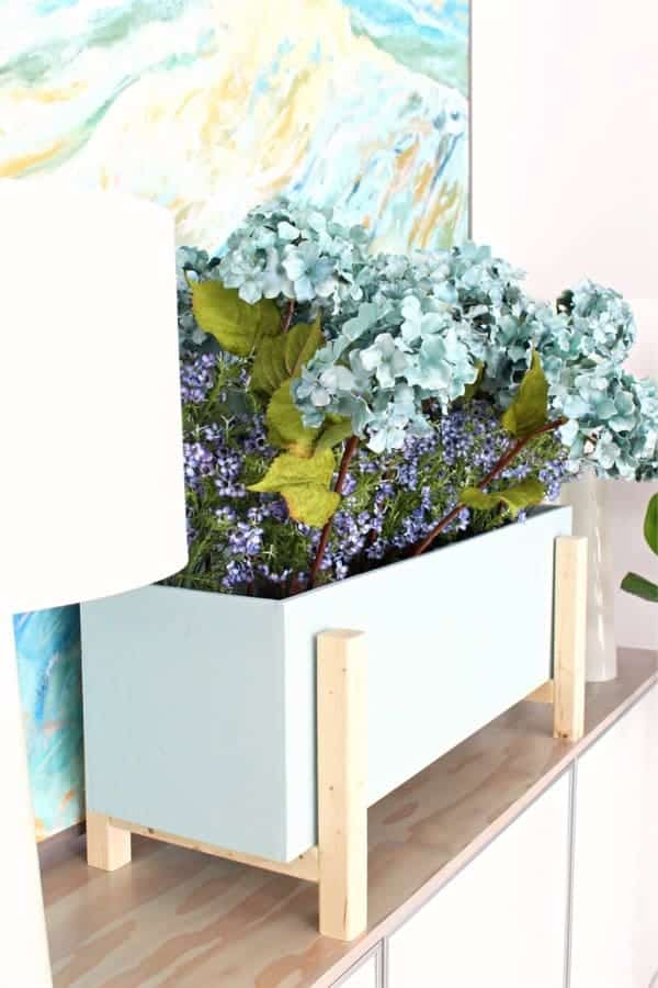 26 Creative DIY Planter Box Ideas for a Stunning Garden