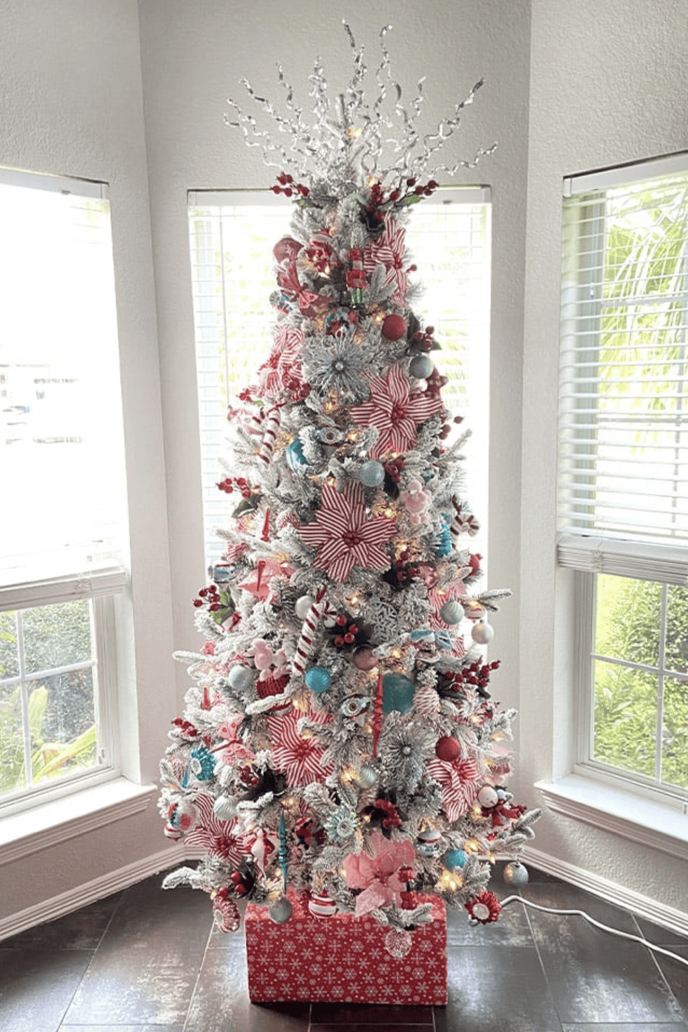 19 DIY Christmas Tree Stand Ideas