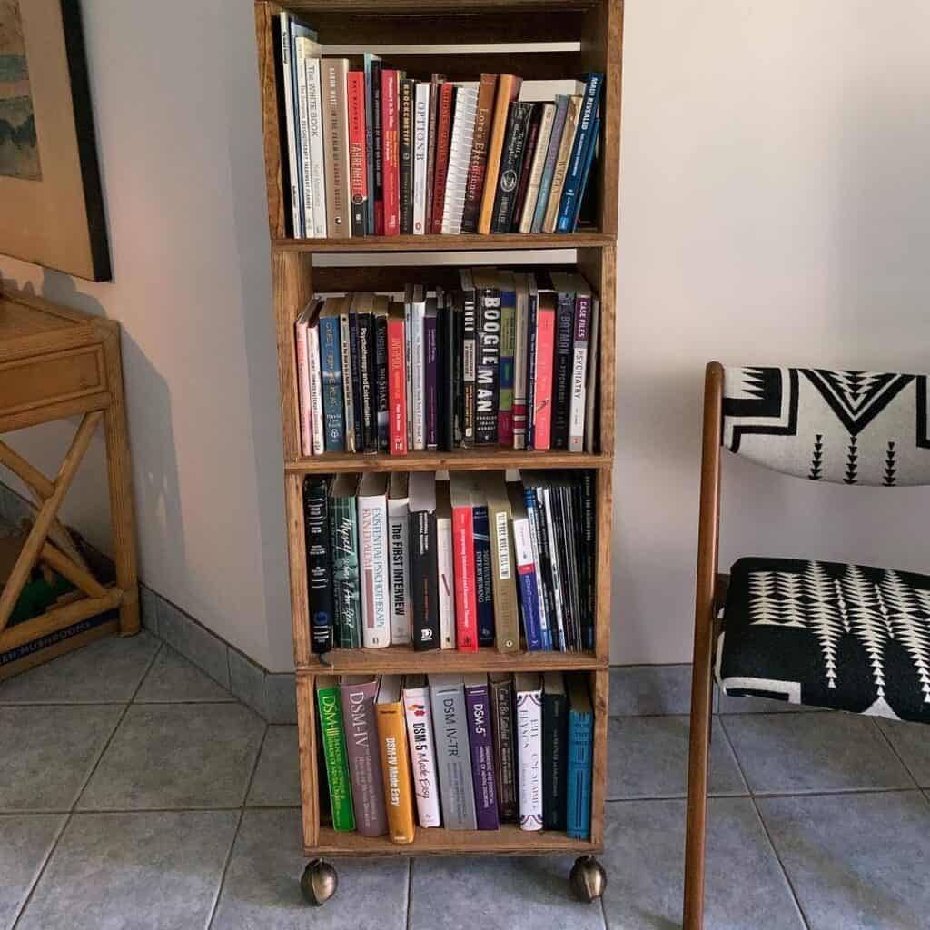 23 Creative DIY Wooden Crate Shelf Ideas for Any Room