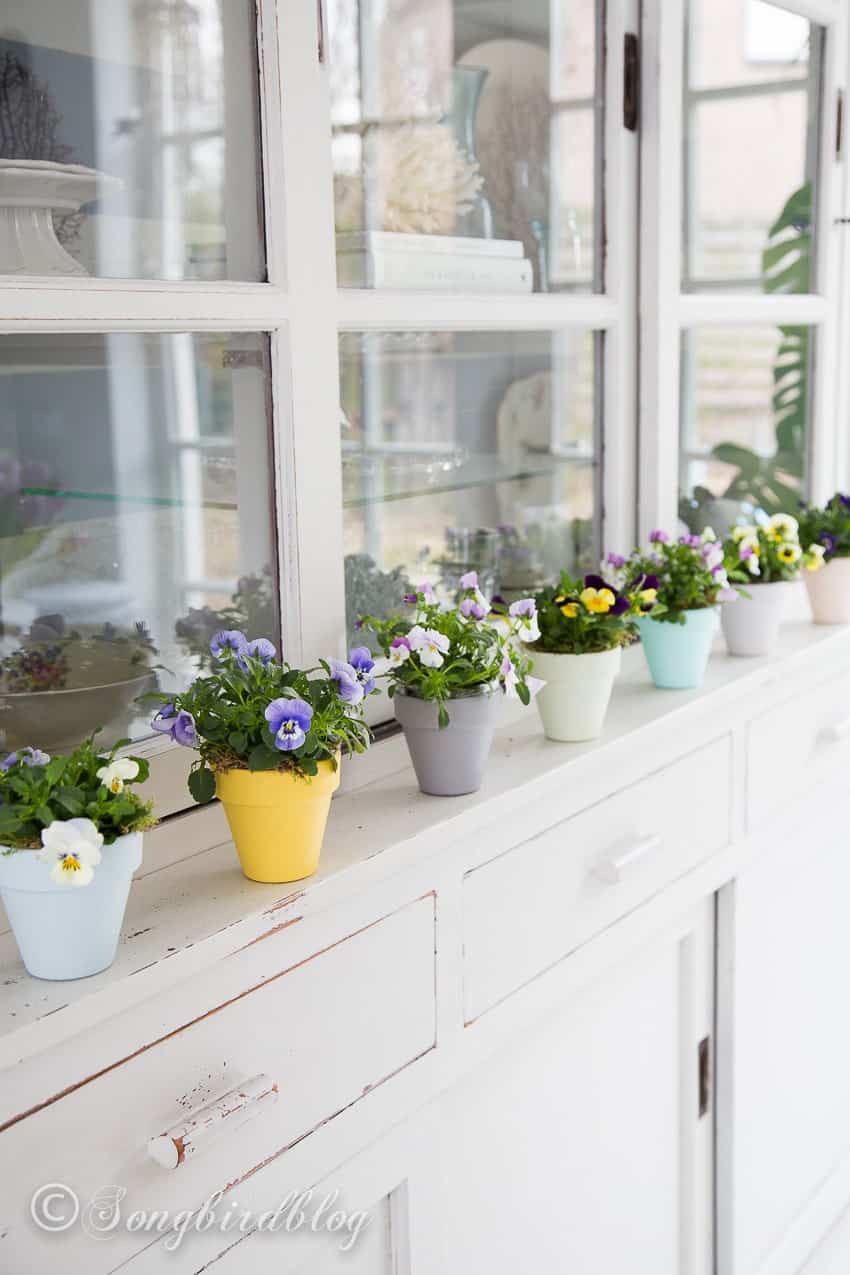 32 Gorgeous DIY Painted Flower Pots for Your Garden
