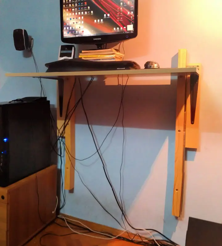 16 DIY Standing Desk Plans: Build Your Own Adjustable Desk at Home